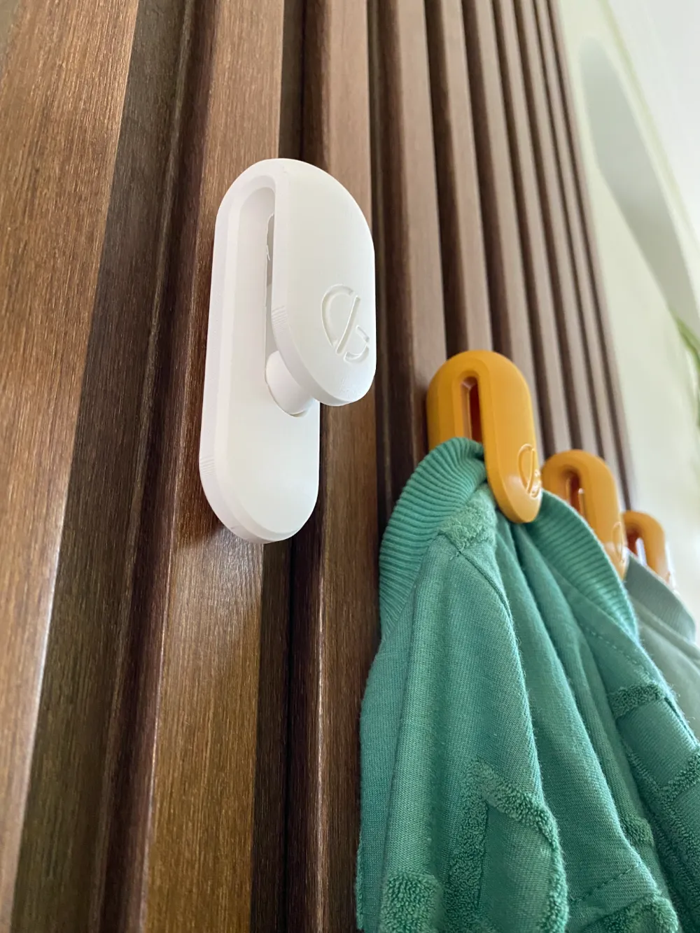 Gravity Wall Hanger - Fast Print - Free 3D Print Model - MakerWorld