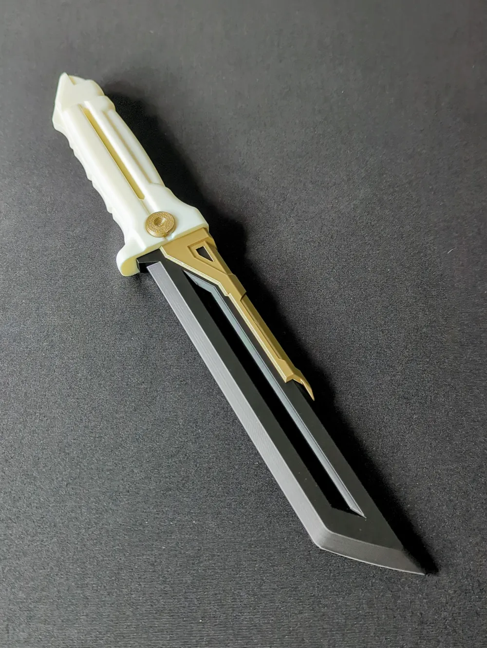 Sci Fi Combat Knife (two blades, stands, sheaths) - Free 3D Print Model ...