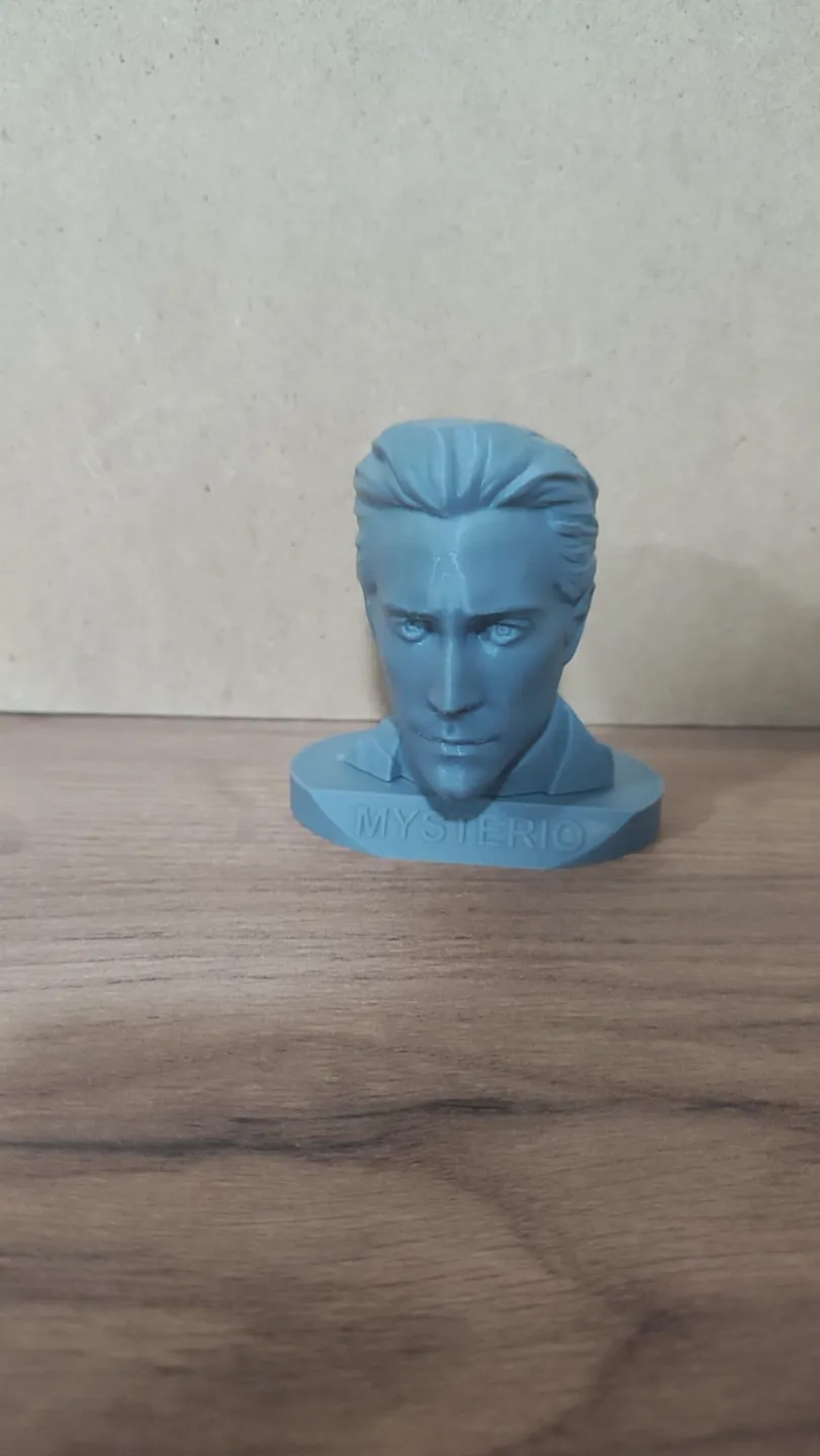 Bust MYSTERIO (Jake Gyllenhaal) by SwotariCZ - MakerWorld