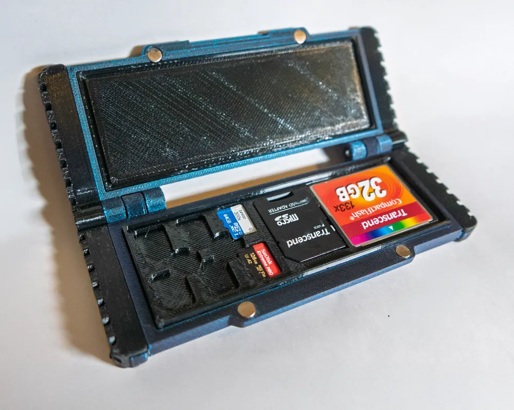 Rugged SD & CF memory card holder with TPU and PLA by KuralanPertti ...