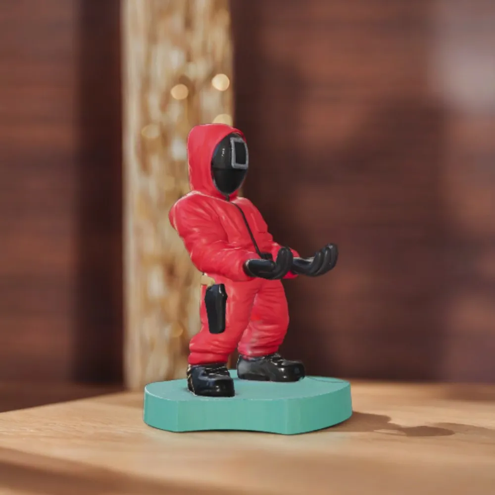 Squid Game Soldier - Phone/Controller Holder by SwotariCZMakerWorld ...