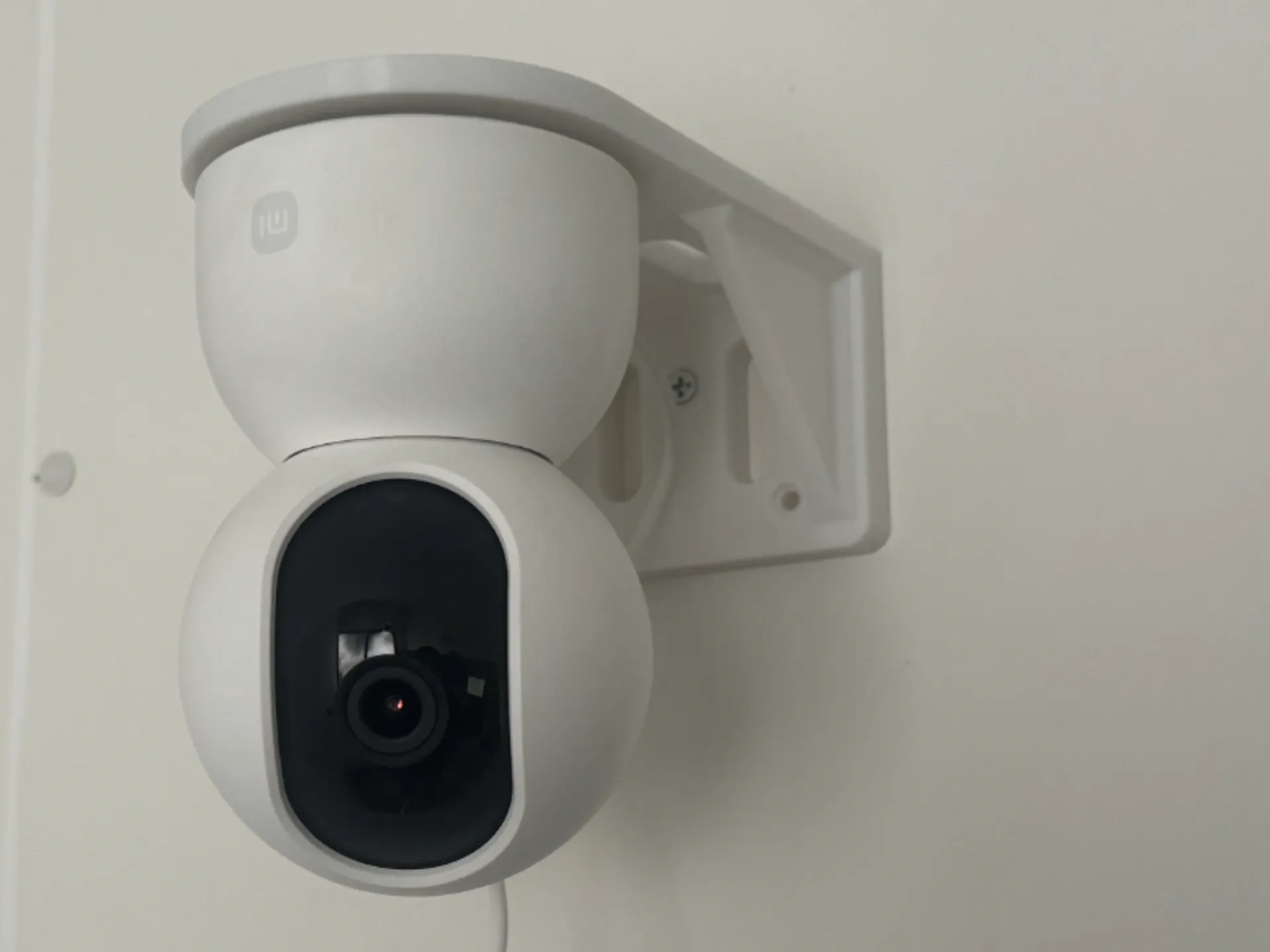 Side Wall Security Camera Mount - Dual Mounting Surface for Two Cameras ...