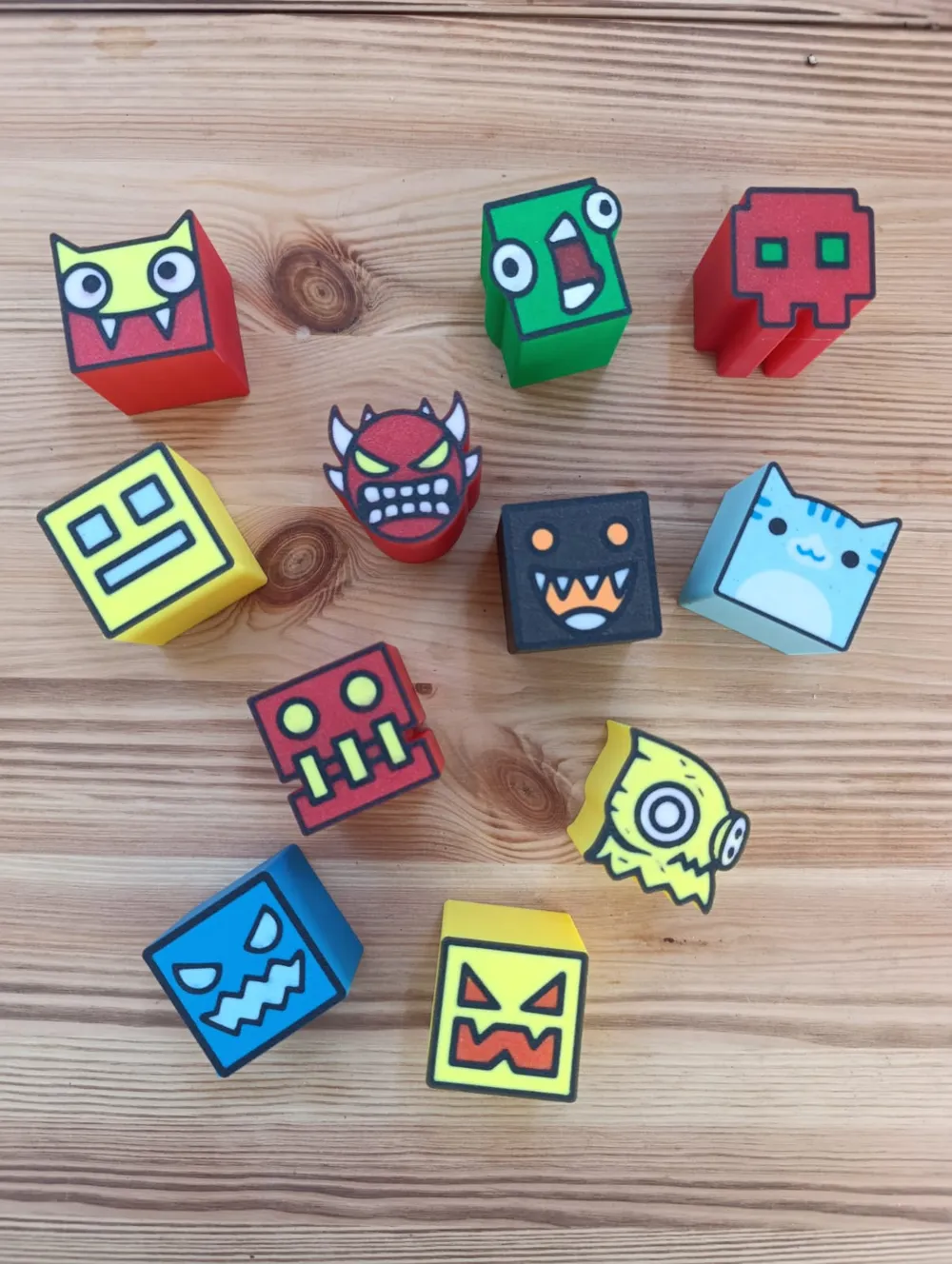 Cubos de Geometry Dash - Modelo de impresión 3D gratuito - MakerWorld