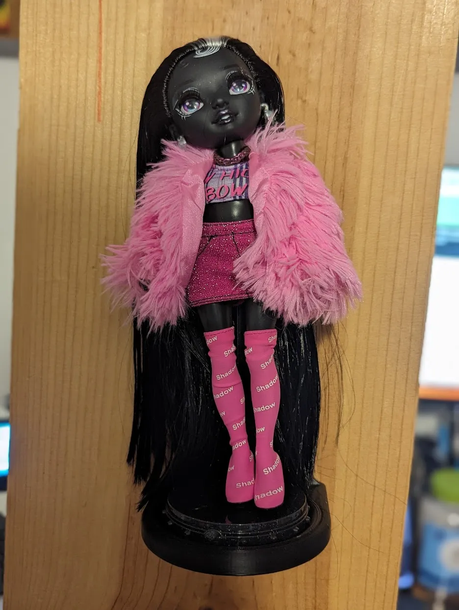 Rainbow/Shadow High Doll 1 OOB Doll Wall Mount - Free 3D Print Model ...