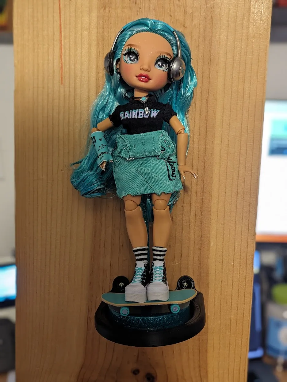 Rainbow/Shadow High Doll 1 OOB Doll Wall Mount - Free 3D Print Model ...