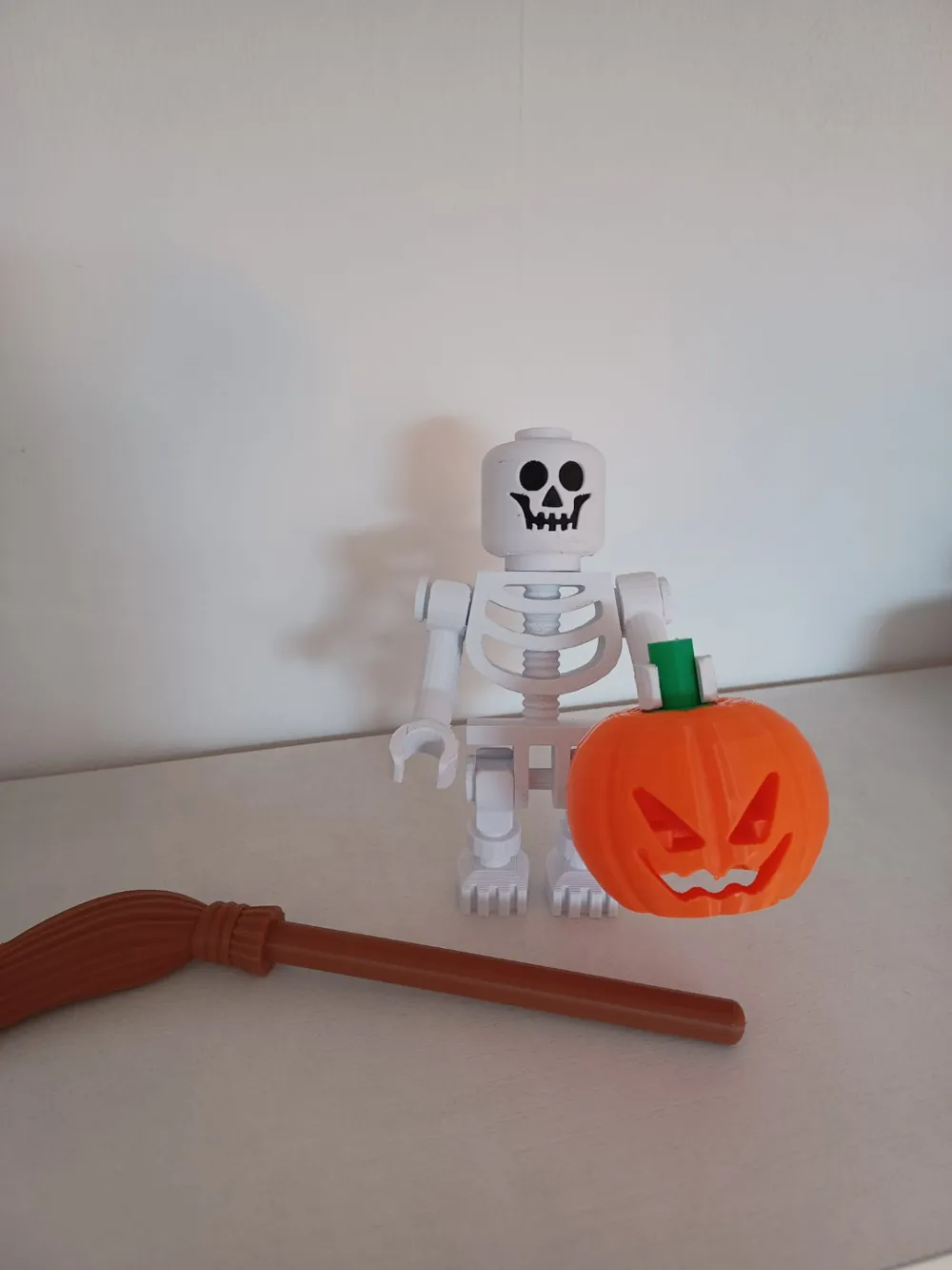 halloween brick skeleton by 51M0N MakerWorld: Download Free 3D Models