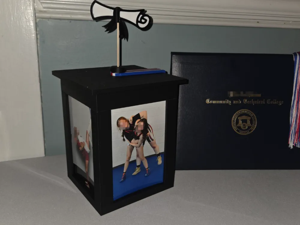 Graduation Picture Cube - Free 3D Print Model - MakerWorld