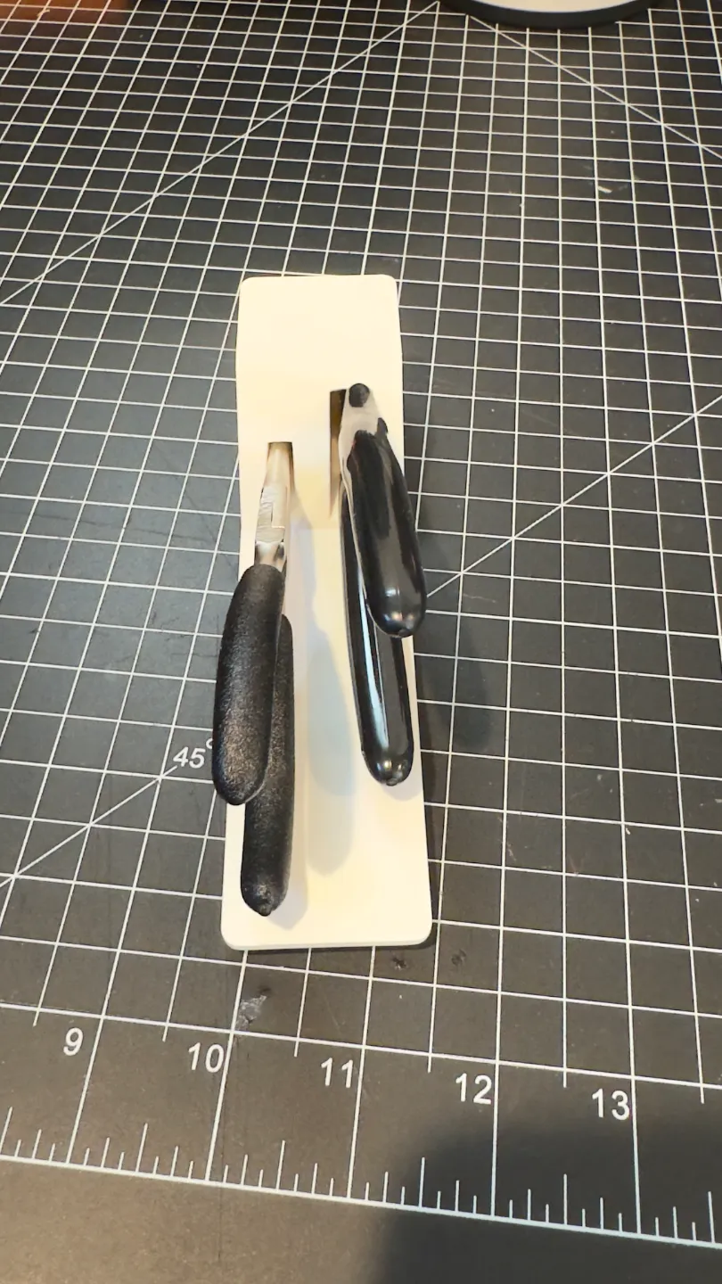 Pliers and snips holder gridfinity by spaceman 3D MakerWorld: Download ...