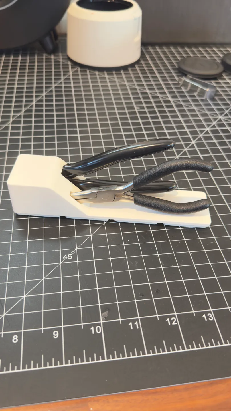 Pliers and snips holder gridfinity by spaceman 3D MakerWorld: Download Free 3D Models