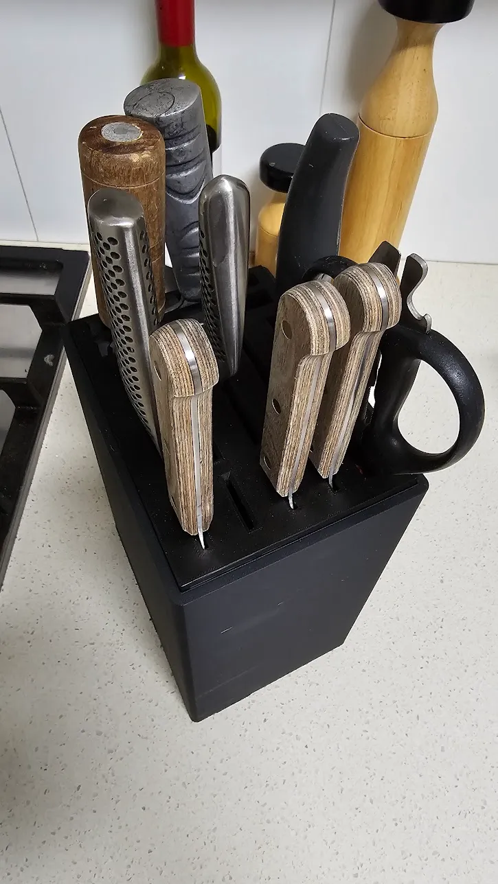 Updated Knife Holder Remixed by Smurftech - MakerWorld