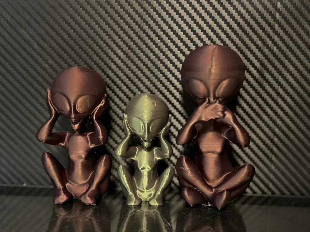 Three Wise Aliens sulptures by Minimalist - MakerWorld