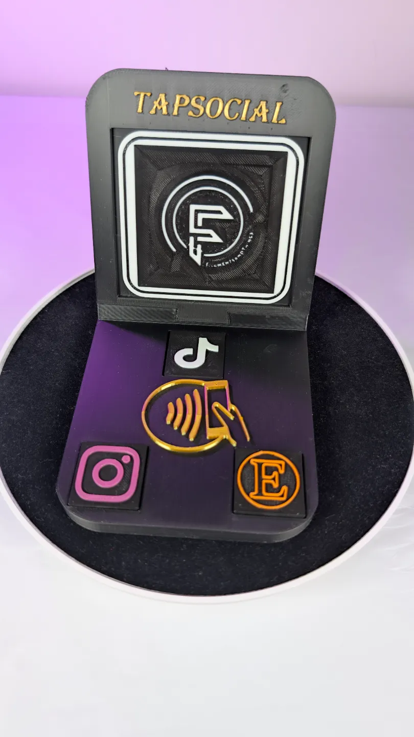Customizable Social Media NFC Stand 3, with blank - Free 3D Print Model ...