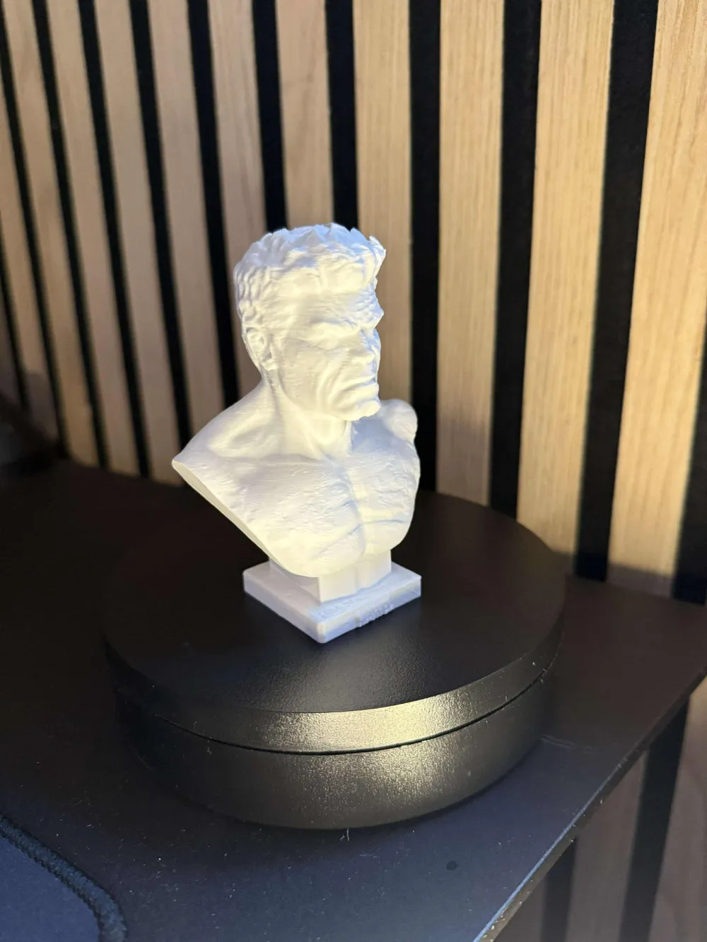 Red Hulk Marvel Bust by everythingDND MakerWorld: Download Free 3D Models