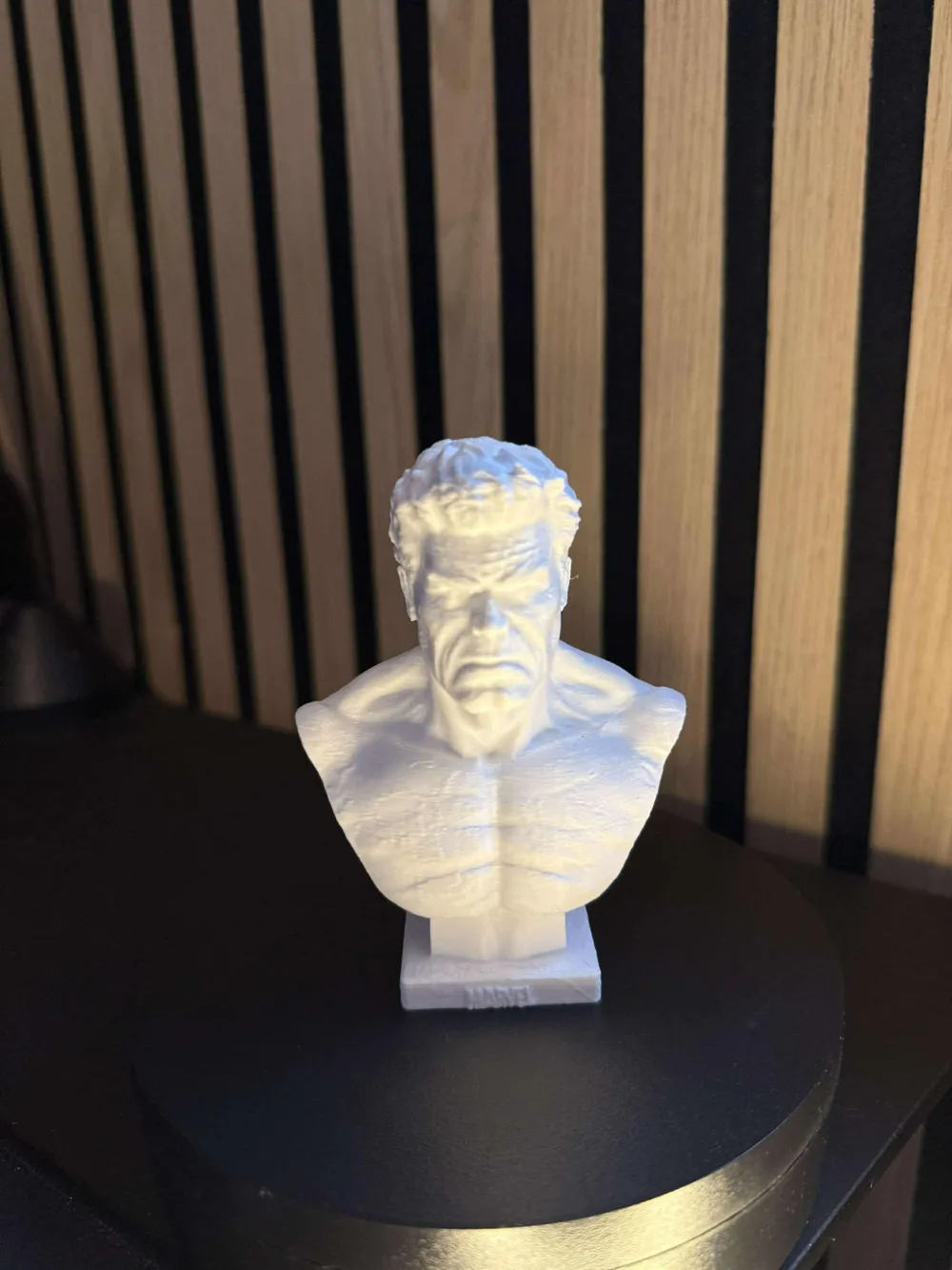 Red Hulk Marvel Bust by everythingDND MakerWorld: Download Free 3D Models