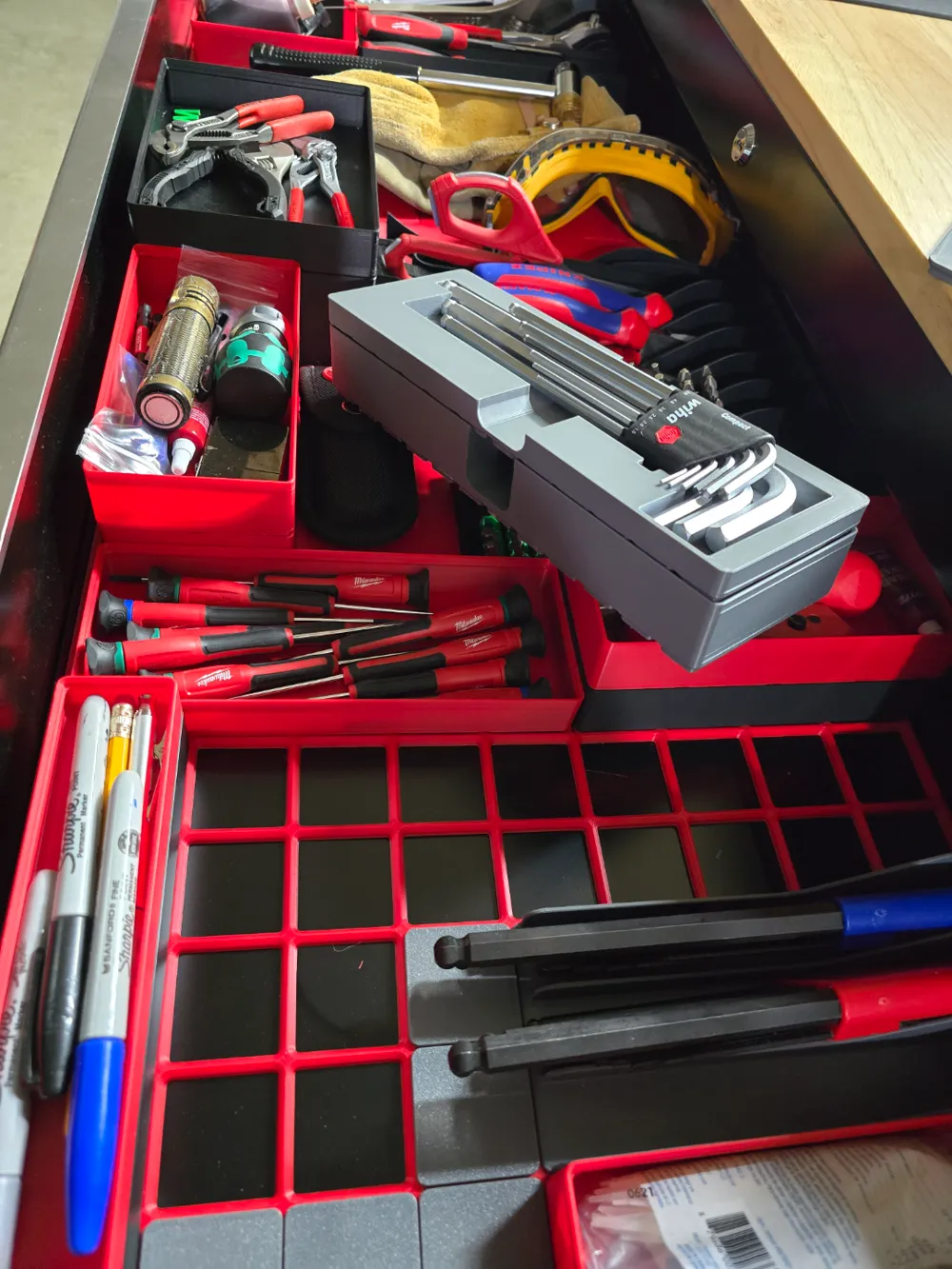 Husky 46 by 18 Mobile Workbench Cabinet GRIDFINITY by Carlos MakerWorld ...