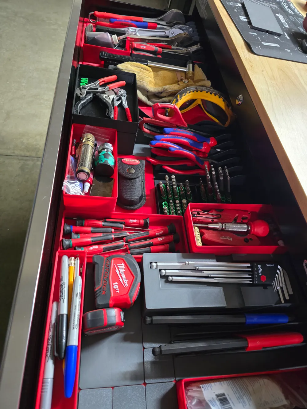 Husky 46 by 18 Mobile Workbench Cabinet GRIDFINITY by Carlos MakerWorld ...