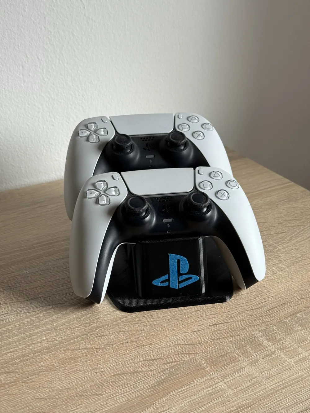 PS5 Controller Stand NO AMS! - Free 3D Print Model - MakerWorld