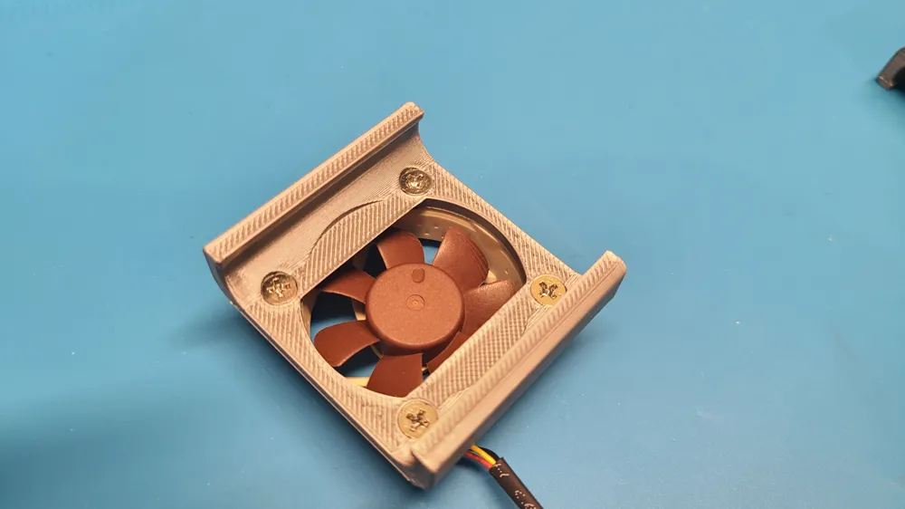 A1 40mm Fan Mount Clip (Exhaust / Intake) - Free 3D Print Model ...