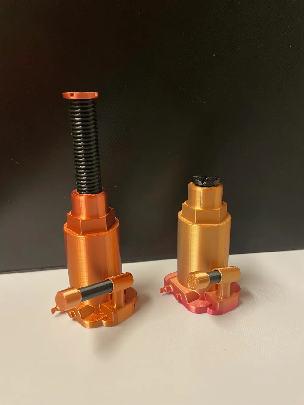 GPU支撑架\液压千斤顶 来自 sK13Kb - MakerWorld