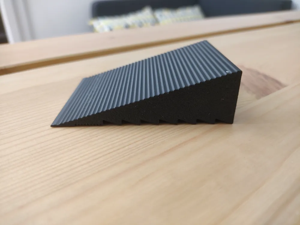 Safety door stop wedge for hotels by TocToc3dPrint - MakerWorld