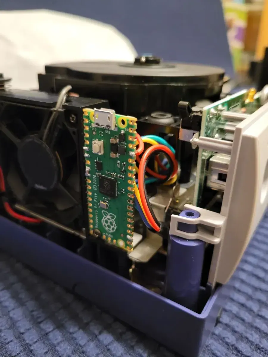 Stand for Picoboot mod with M2 insert for Pico Gamecube by Elmidea MakerWorld: Download Free 3D ...