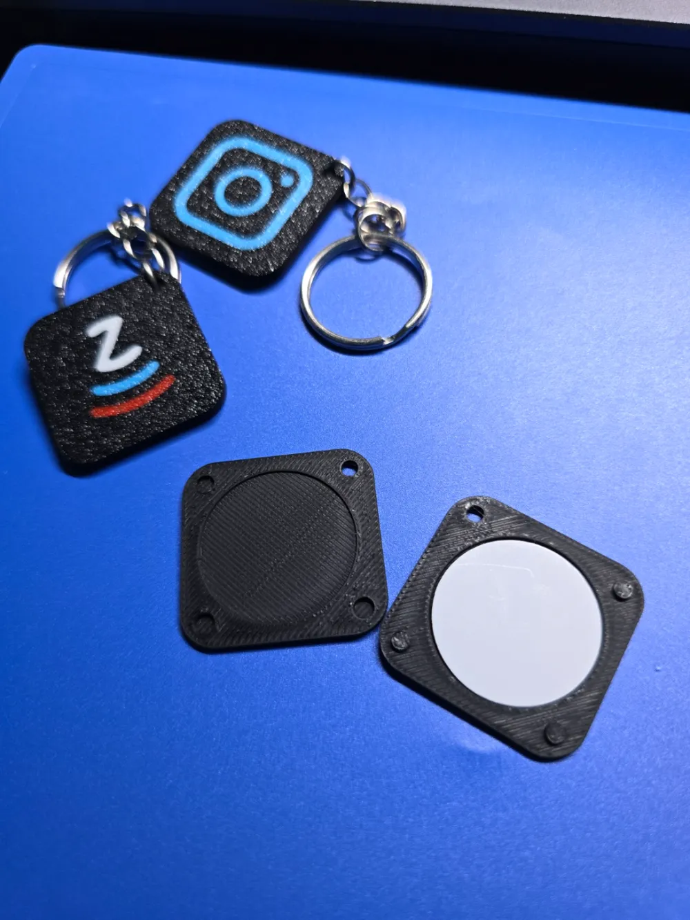 Social NFC keychain by DotCom Artwork MakerWorld: Download Free 3D Models