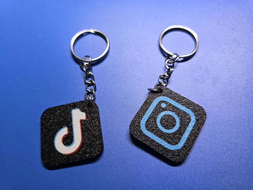 Social NFC keychain by DotCom Artwork MakerWorld: Download Free 3D Models