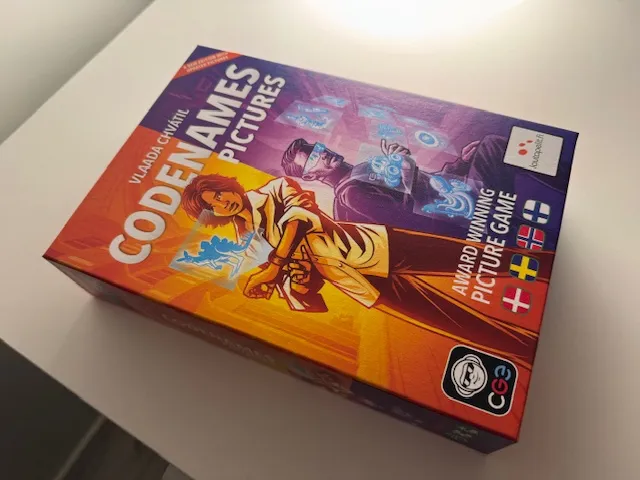 Insert for Codenames Pictures (2025) - Free 3D Print Model - MakerWorld