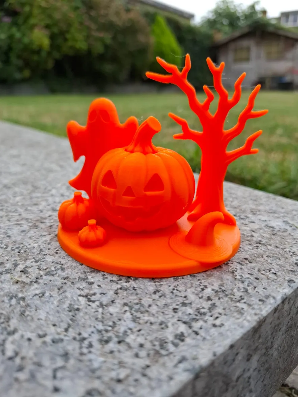 Spooky Pumpkin Patch Mini-Diorama by Koffiekoek MakerWorld: Download ...