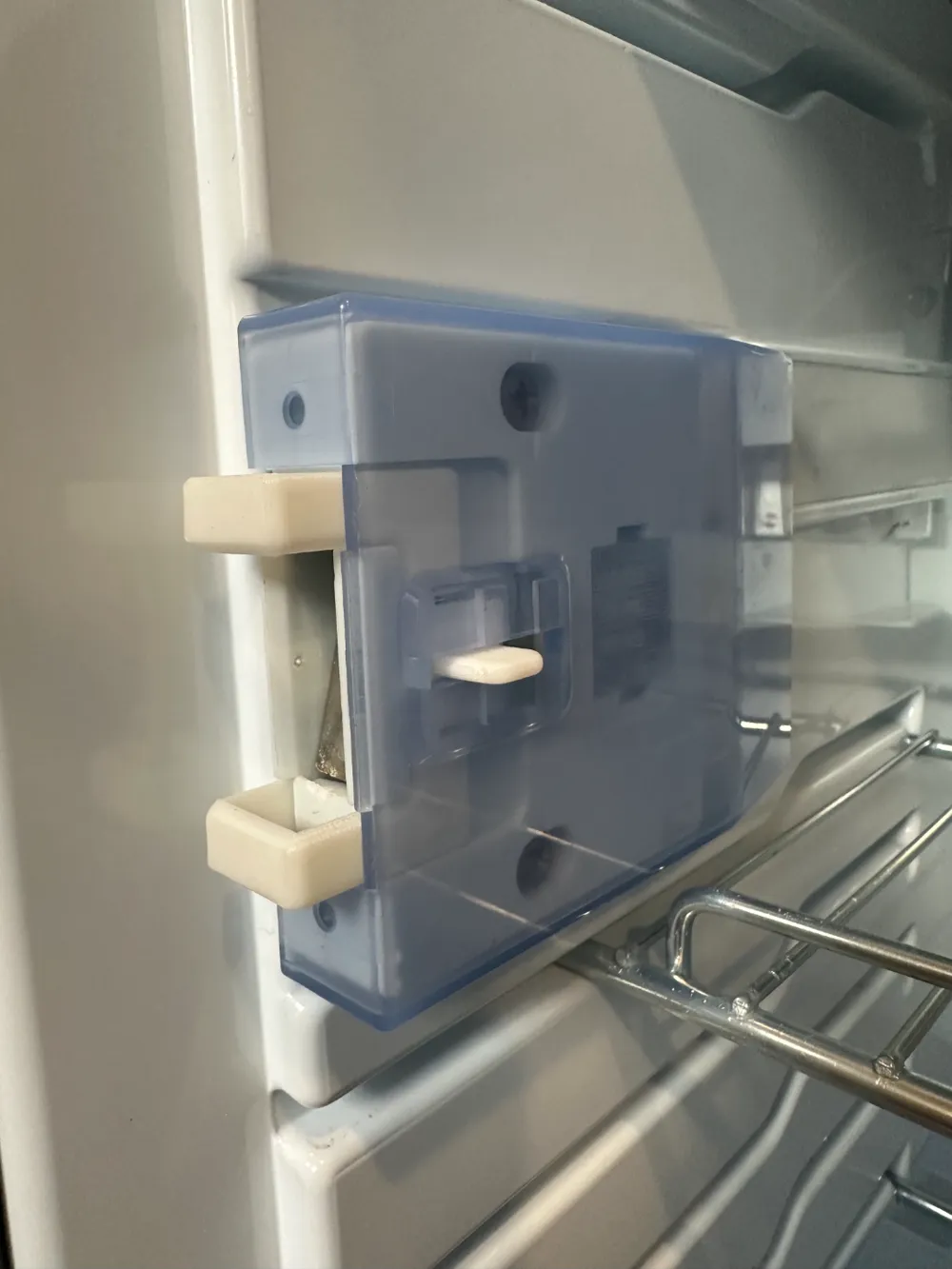 Dometic RV refrigerator door vent latch by technocardic - MakerWorld