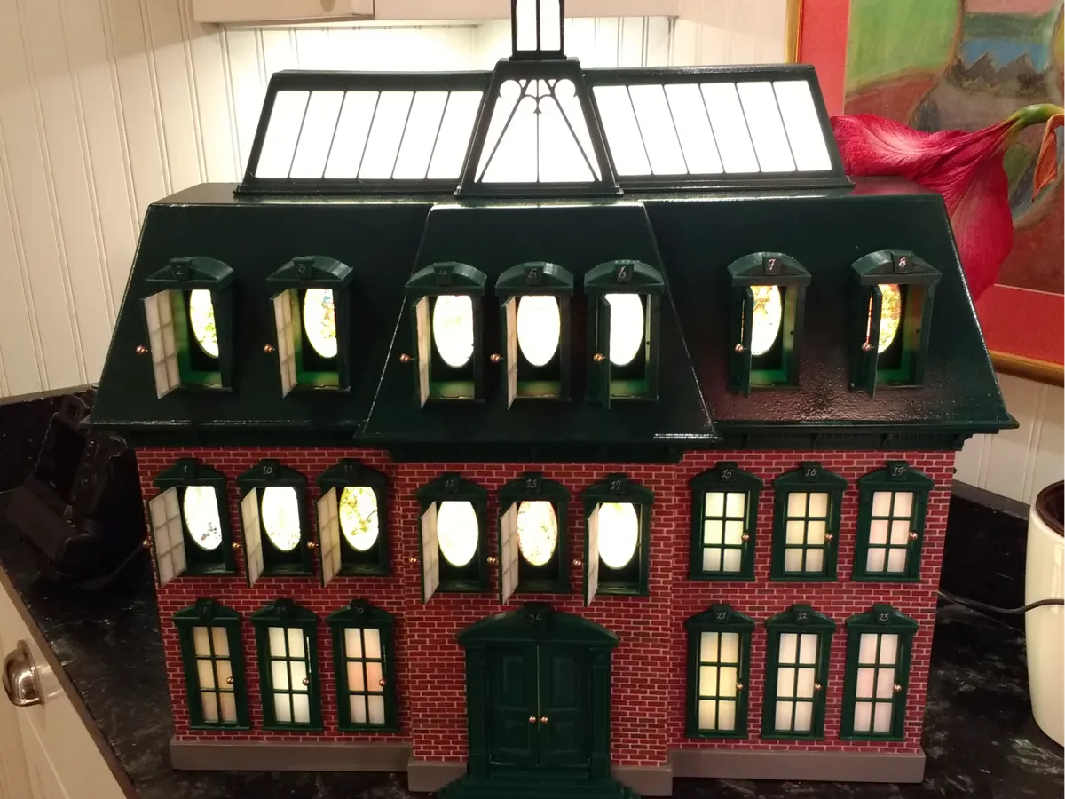 Christmas Vacation Advent House V3 - Free 3D Print Model - MakerWorld
