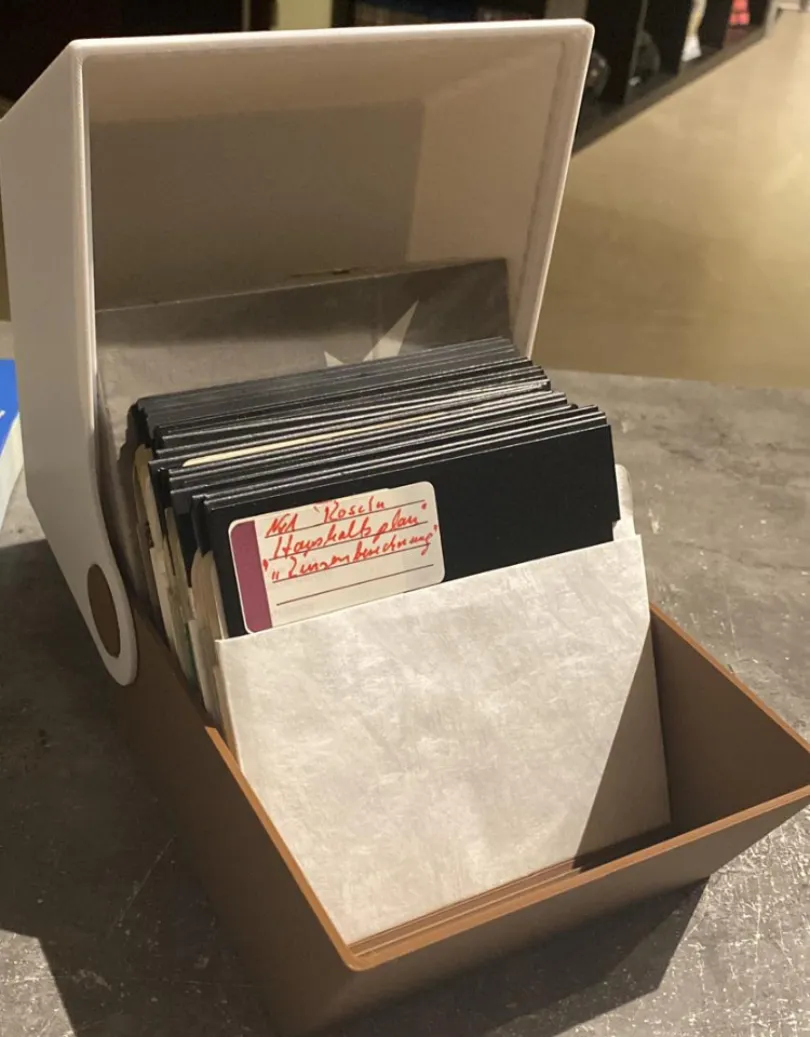 5 1/4 inch floppy disk box Remixed by Daniel Pfeiffer - MakerWorld