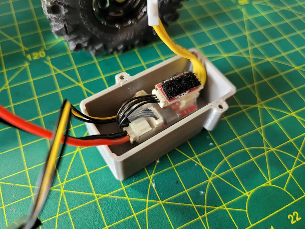 Electronics box for TRX4M by mechanikendesigns - MakerWorld