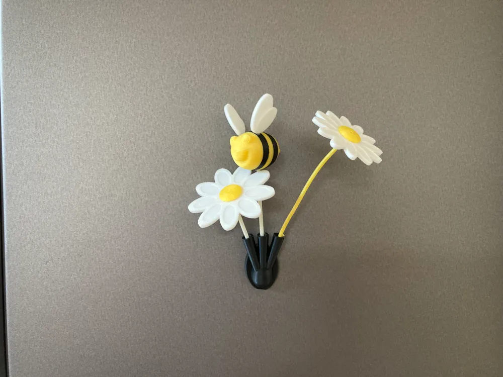 Bumblebee and flowers fridge magnet by knutsel_corner - MakerWorld