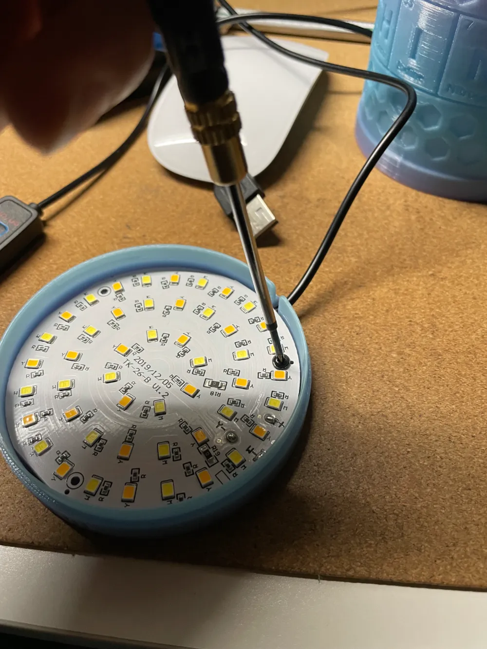 “Think” Pencil Vase Lamp (LED Kit 001 Compatible) by neal.mi - MakerWorld