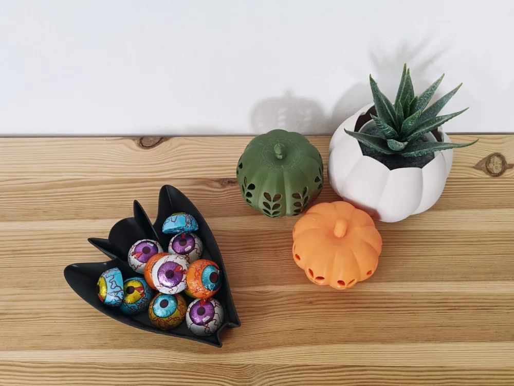 Bat-shaped bowl by shelby-eleanor - MakerWorld