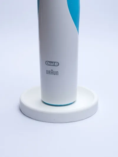 Oral B IO Toothbrush Stand by mfahey - MakerWorld