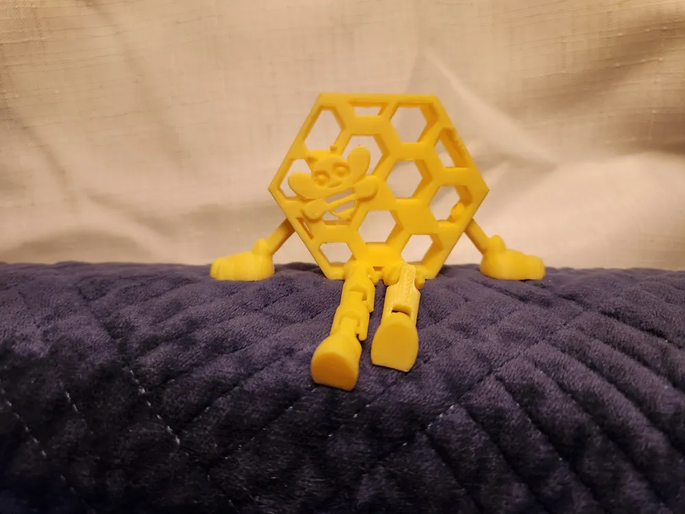 Honeycomb & Bee Buddy by Snugs-3D MakerWorld: Download Free 3D Models