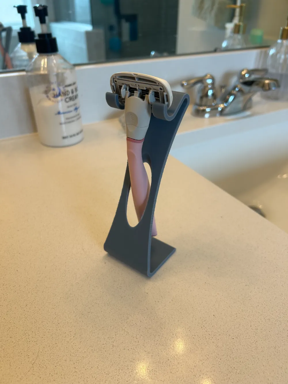 Razor Holder Stand by Golden Forged MakerWorld: Download Free 3D Models