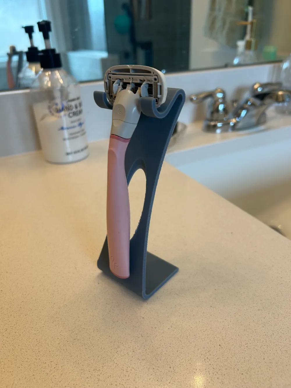 Razor Holder Stand by Golden Forged MakerWorld: Download Free 3D Models