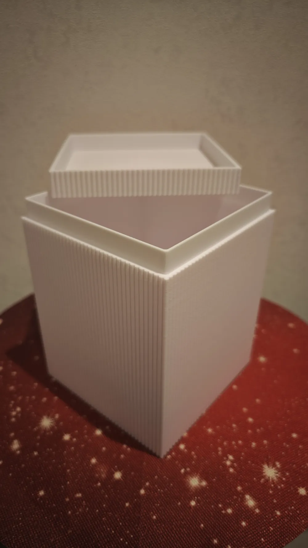 Ribbed Box - 14cm x 14cm x 18cm - Free 3D Print Model - MakerWorld