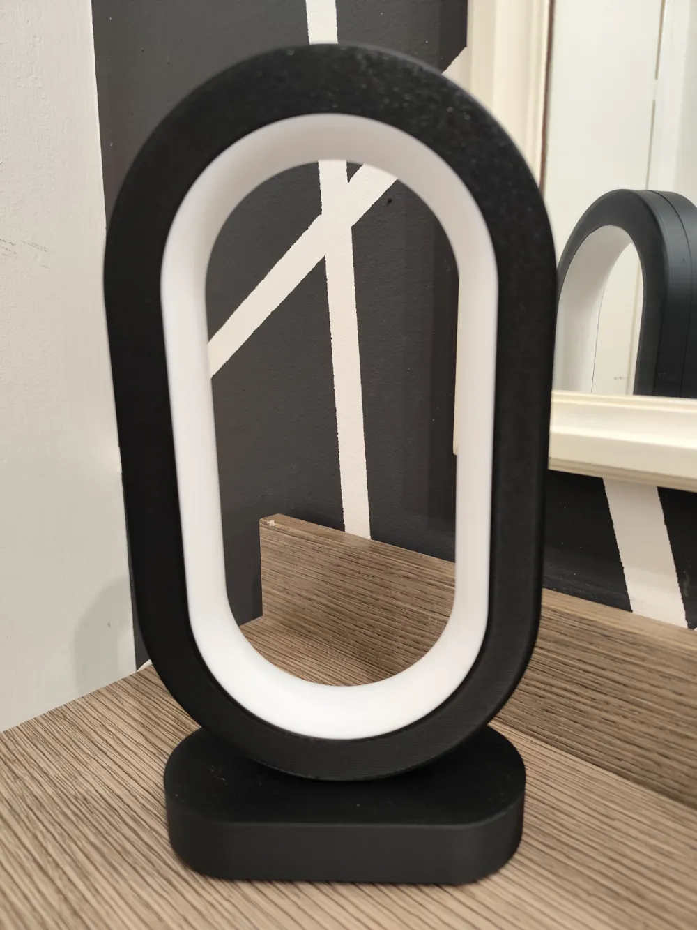 Modern Oval LED table lamp by 3DItaly - MakerWorld