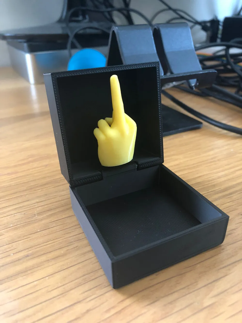 MIDDLE FINGER ring case prank - easy assembly 26G - Free 3D Print Model ...