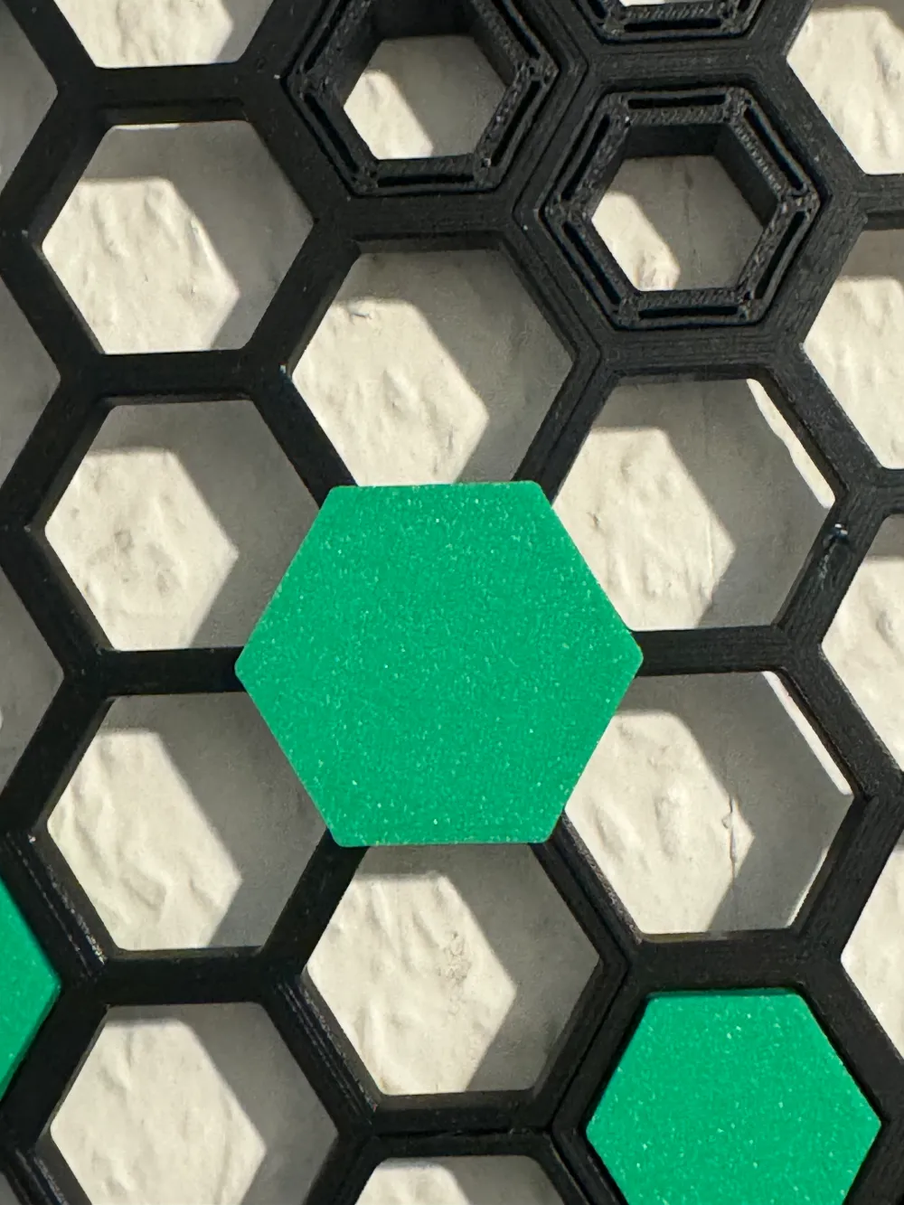 Honey Comb Wall big Cover by Maker67 - MakerWorld