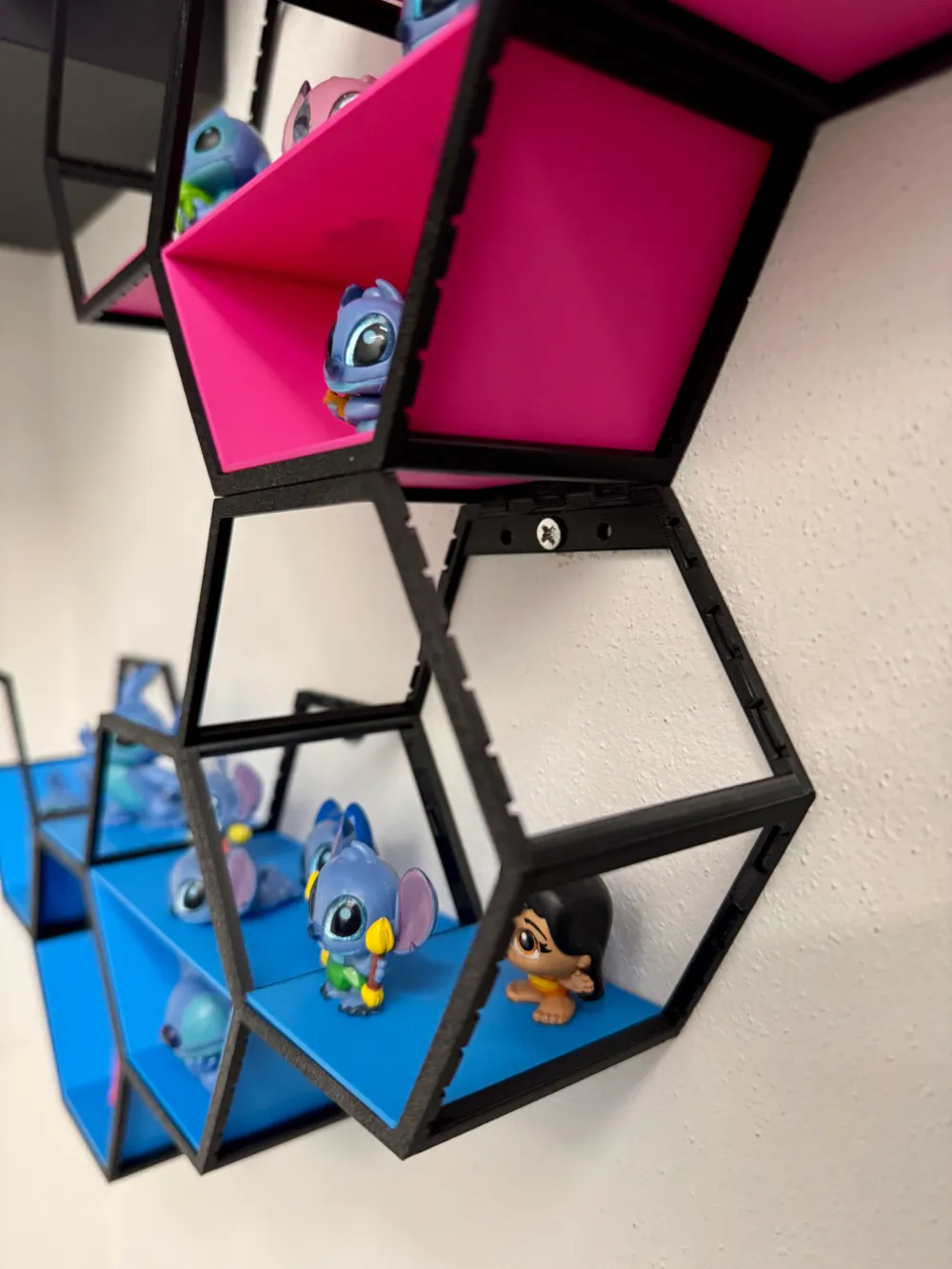 Small modular hexagon shelves 10 cm - Free 3D Print Model - MakerWorld