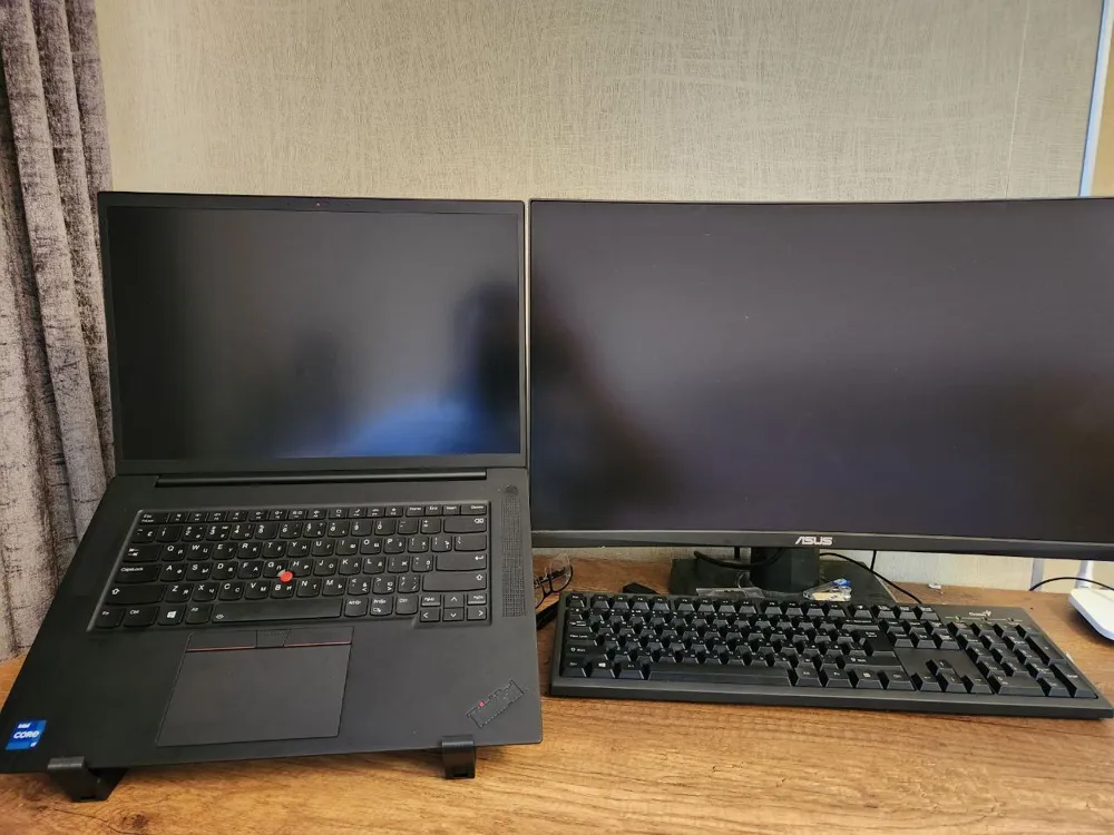 Compact laptop stand - Free 3D Print Model - MakerWorld