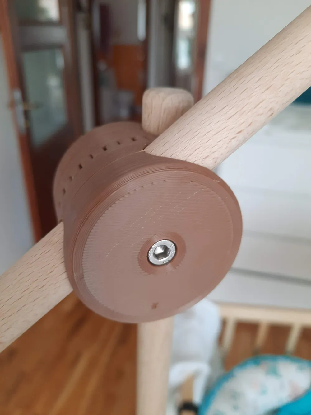 Adjustable baby mobile holder for 16mm wooden bars - Free 3D Print ...