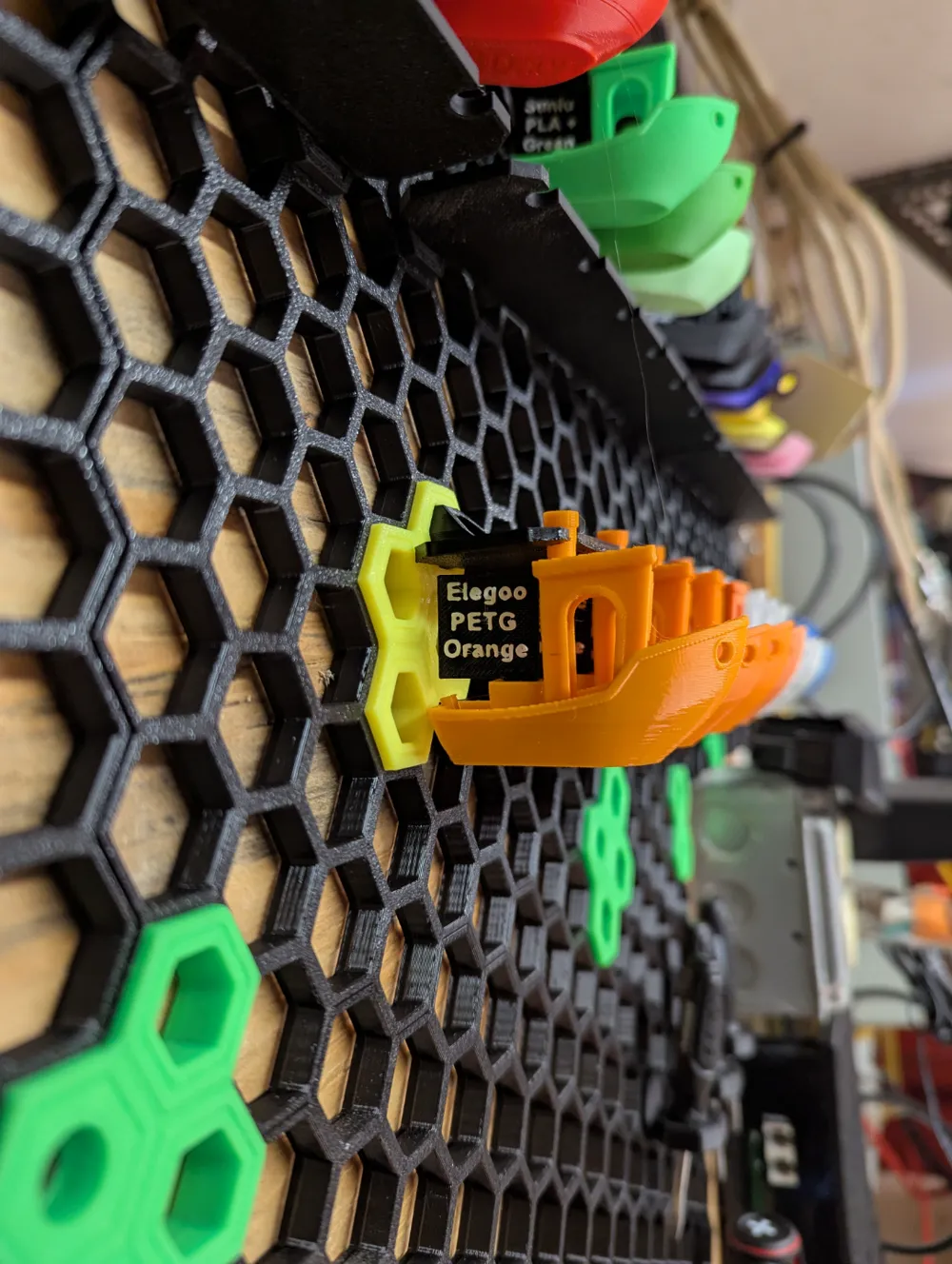 Benchy Flag Remixed by KinetikEnerji - MakerWorld