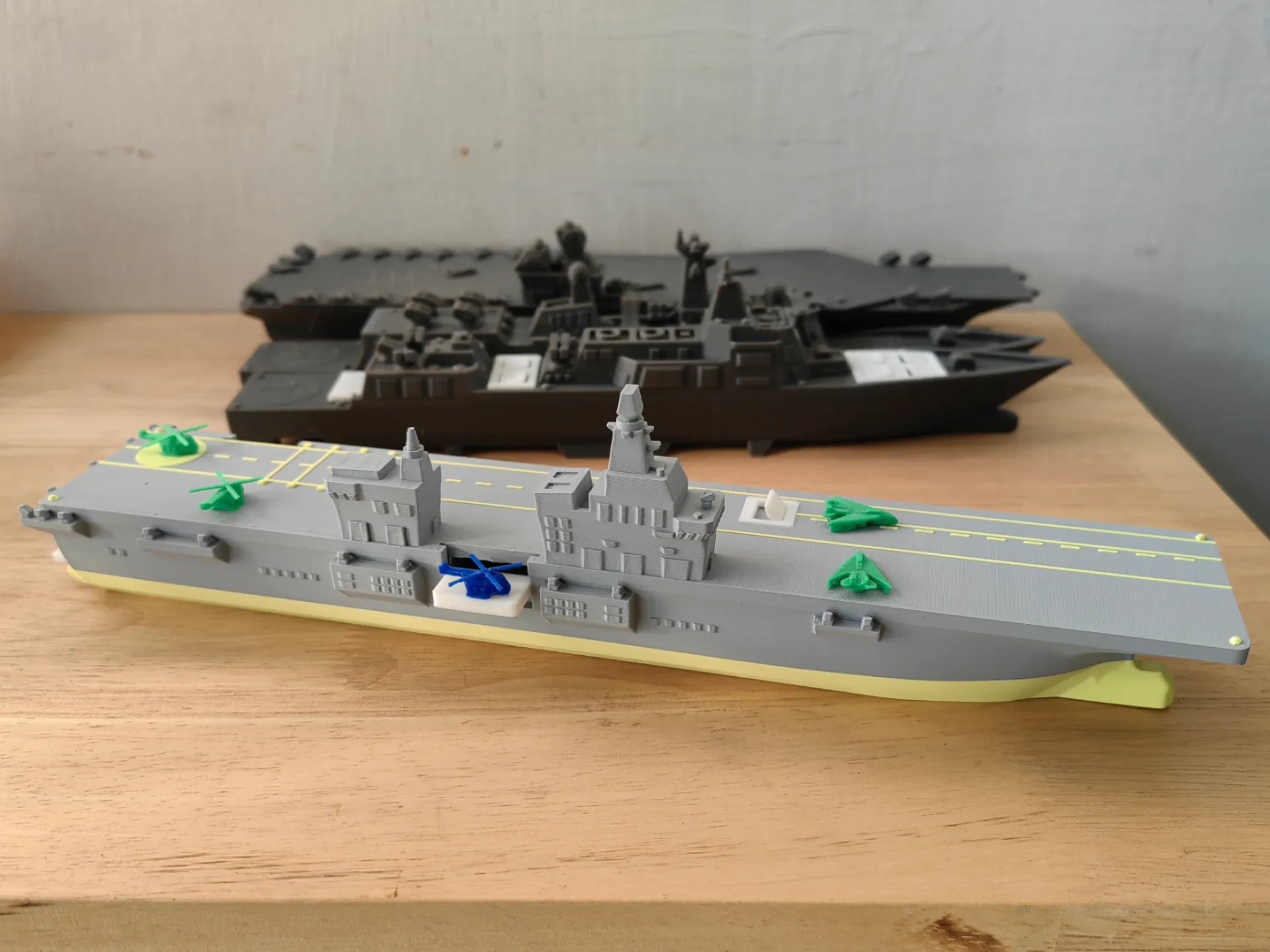 076-Amphibious Assault Ship (Elevator-Flame Deflector-Stern Gate ...