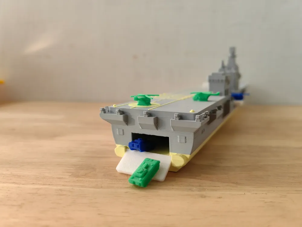 076-Amphibious Assault Ship (Elevator-Flame Deflector-Stern Gate ...